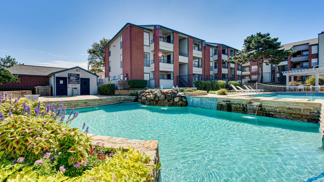 Paces Crossing – Apartment Spots